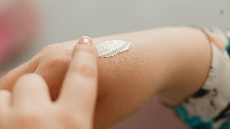 Oil Burn Treatment - 10 Easy Ways to Treat It - Beauty Tips By Nim