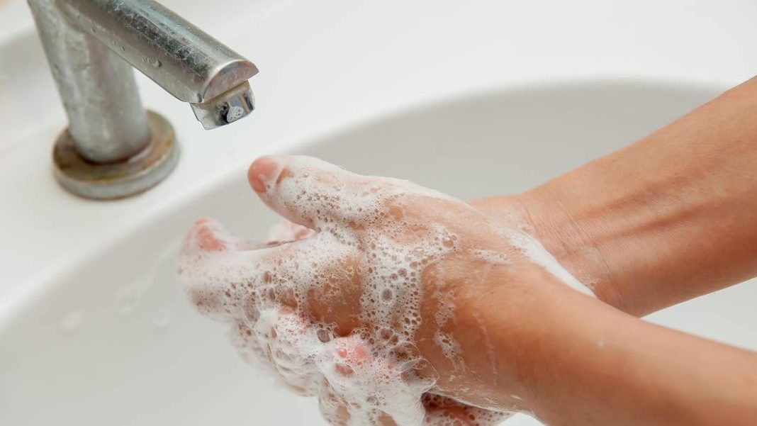 Oil Burn Treatment - 10 Easy Ways to Treat It - Beauty Tips By Nim